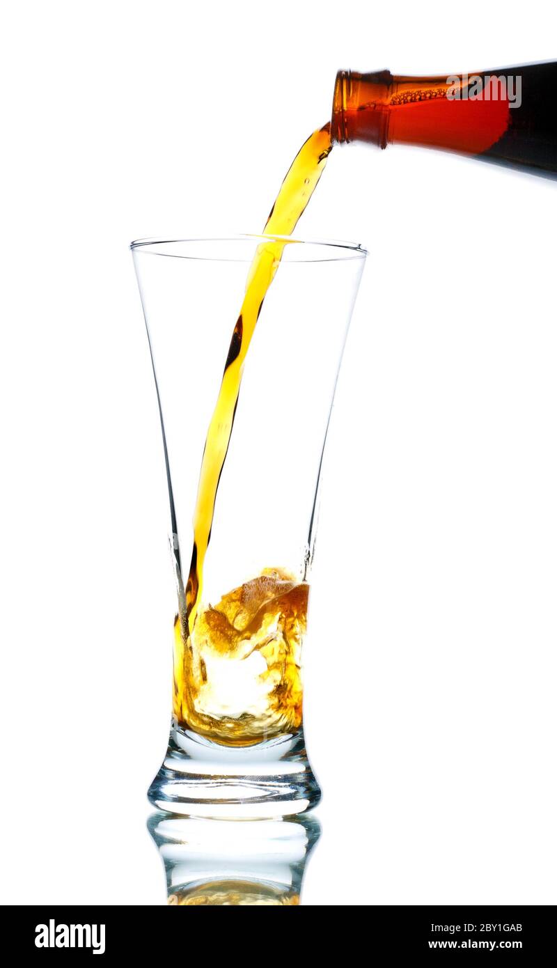 Beer falling hi-res stock photography and images - Alamy