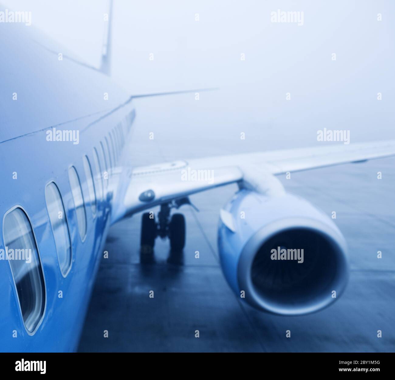 airplaine exterior close up, fog Stock Photo - Alamy