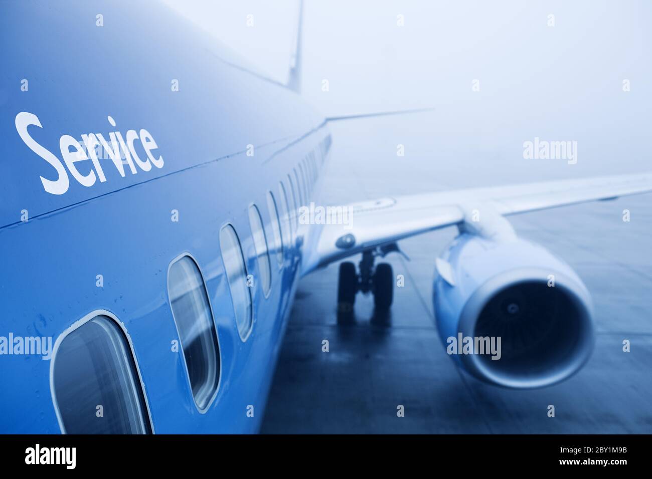 airplaine exterior close up, fog Stock Photo - Alamy
