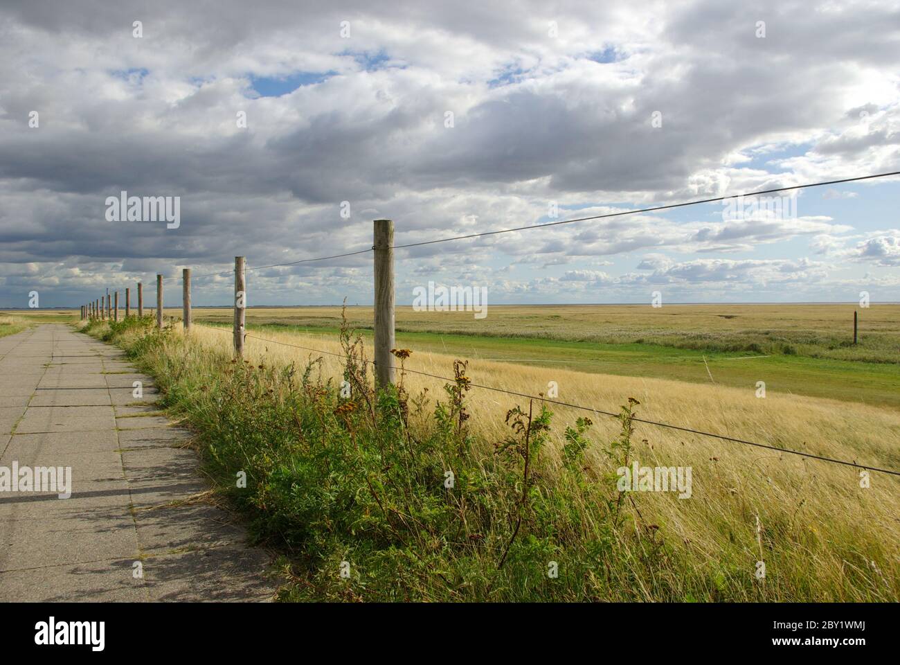 Dike top hi-res stock photography and images - Alamy