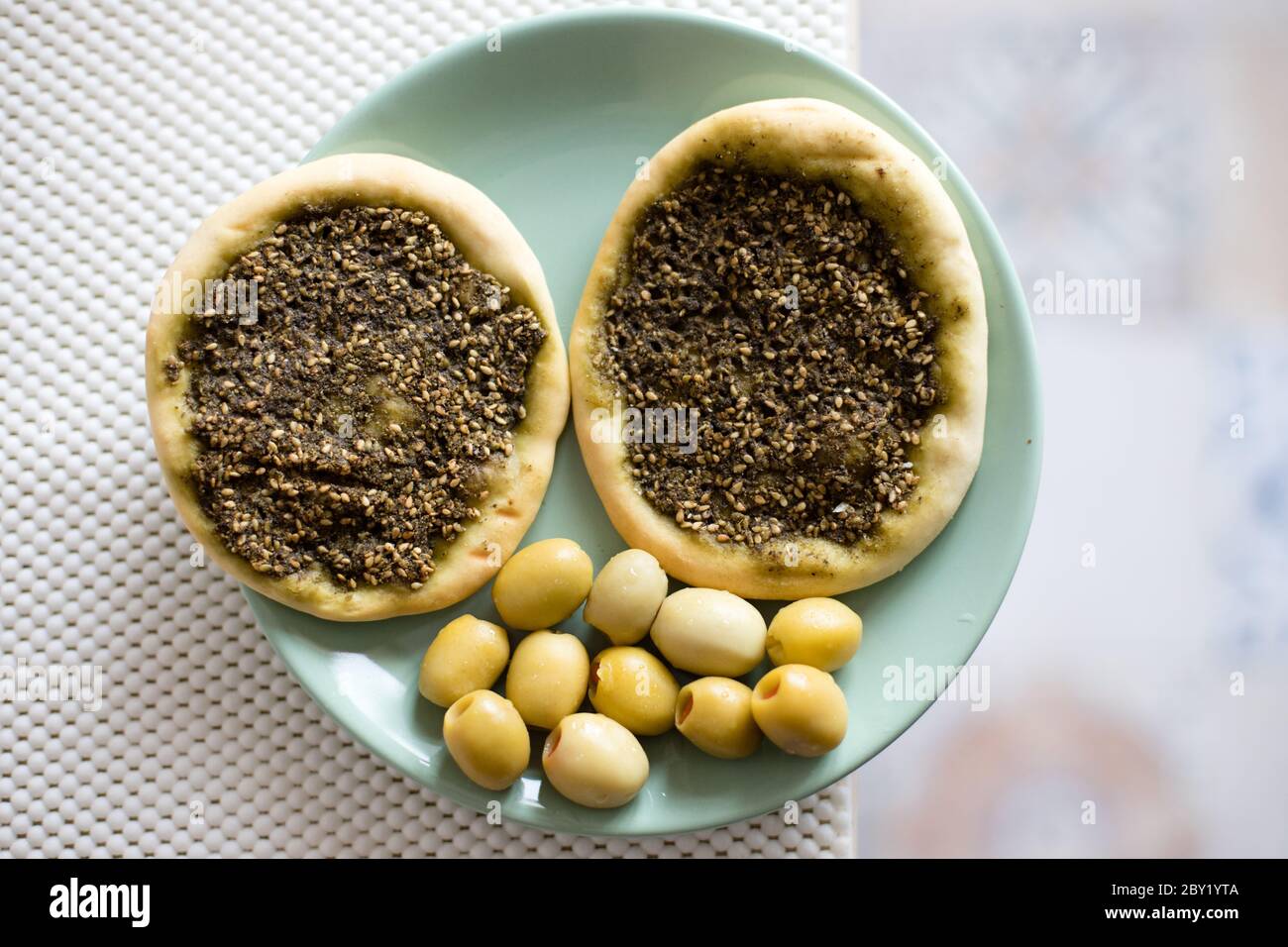 Arabian bread zatar hi-res stock photography and images - Alamy