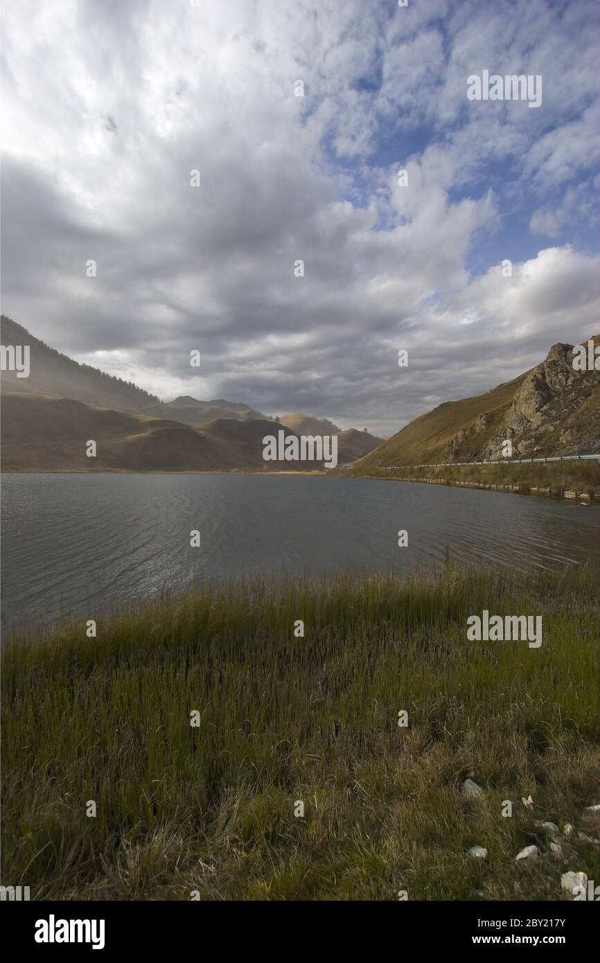 Mirror water hi-res stock photography and images - Alamy