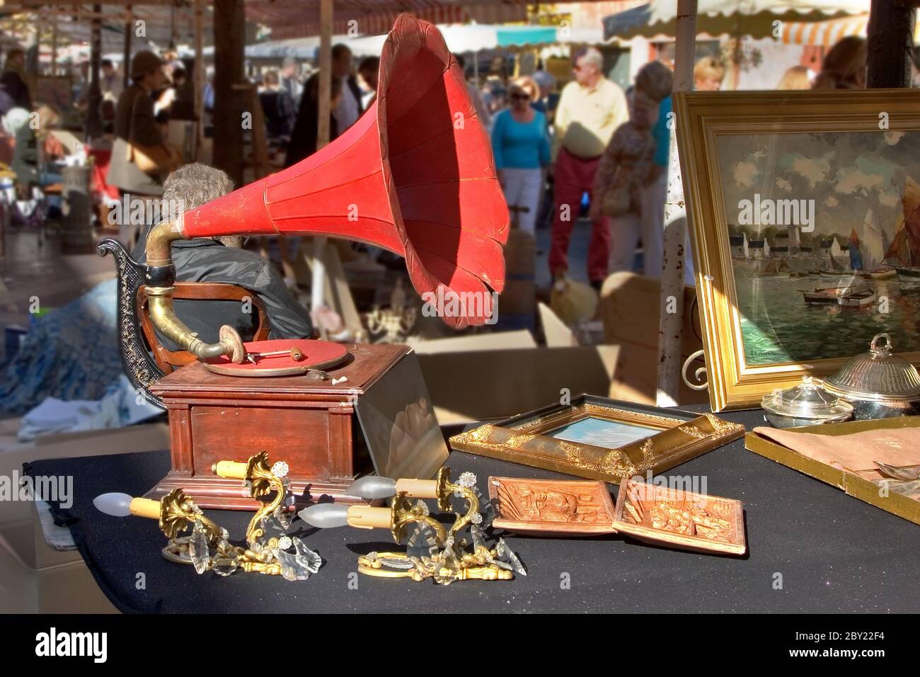 Ancient record player Stock Photo - Alamy