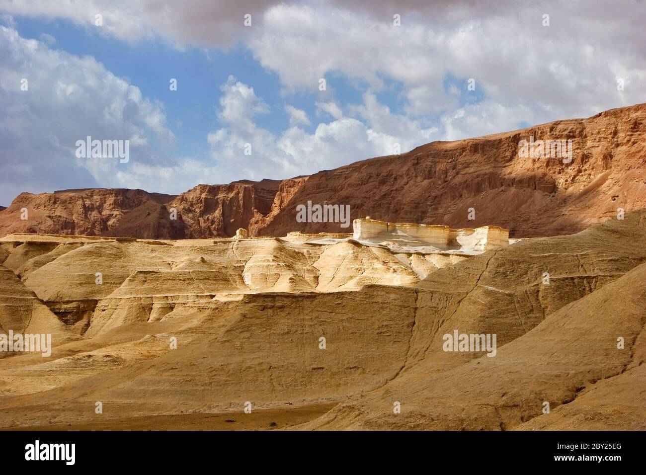 Coloured mountains hi-res stock photography and images - Alamy