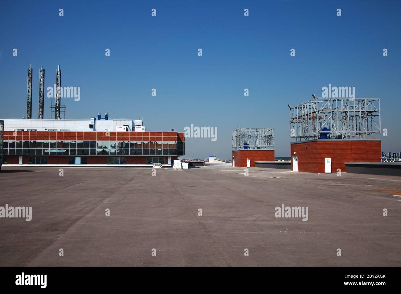 Small commercial building hi-res stock photography and images - Alamy
