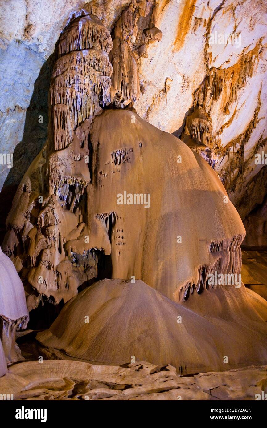 Cave interior hi-res stock photography and images - Alamy