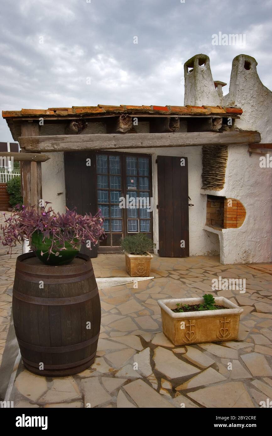 Mediterranean cafe on shore hi-res stock photography and images - Alamy