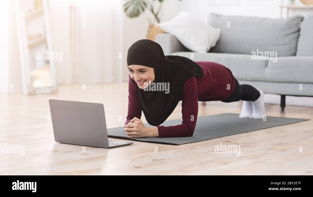 Plank exercise hi-res stock photography and images - Alamy