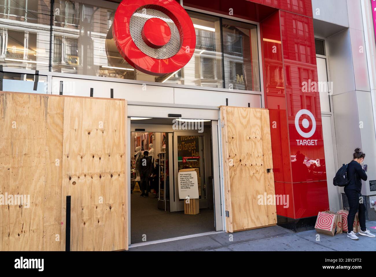 Open target hi-res stock photography and images - Alamy