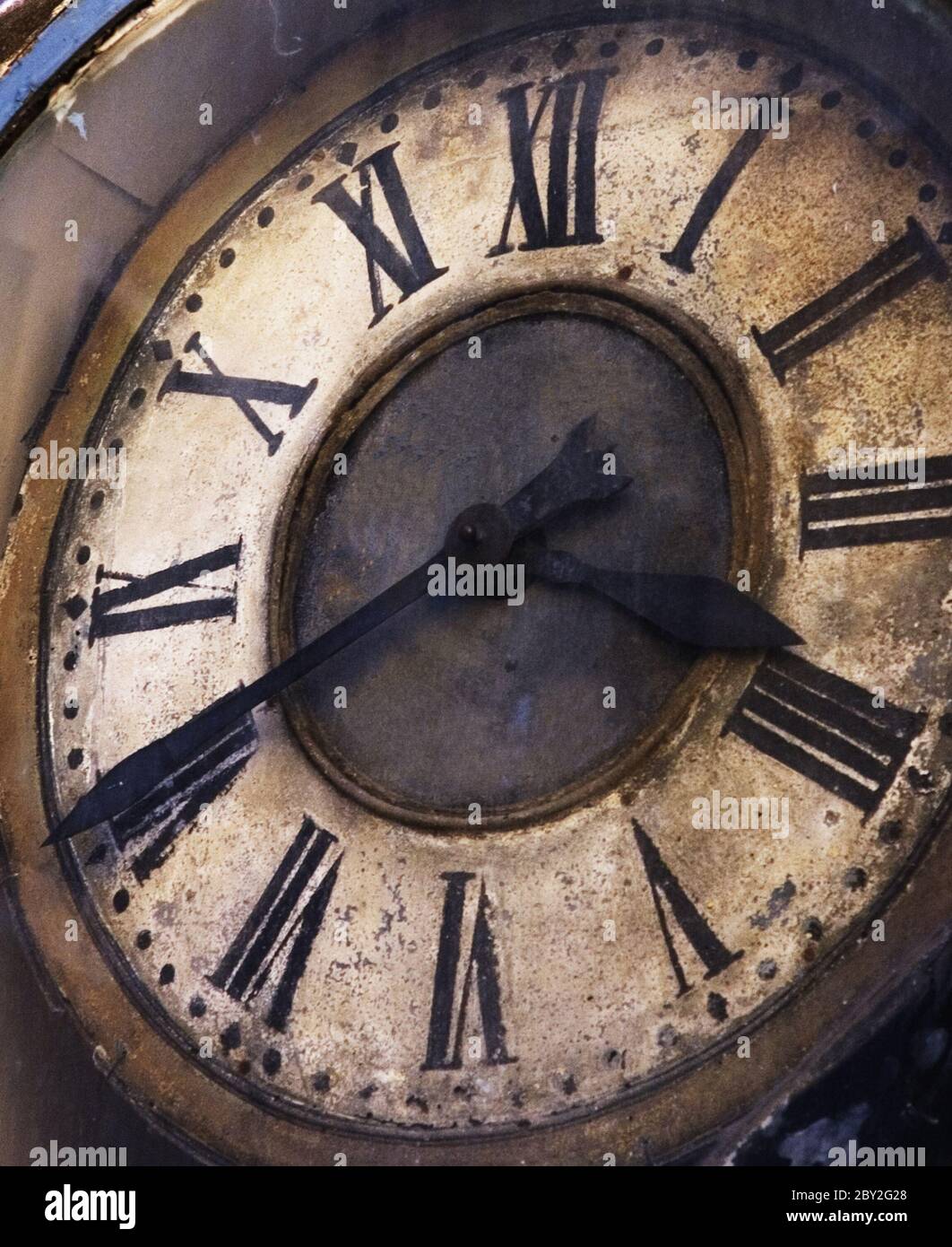 old grunge clock Stock Photo - Alamy