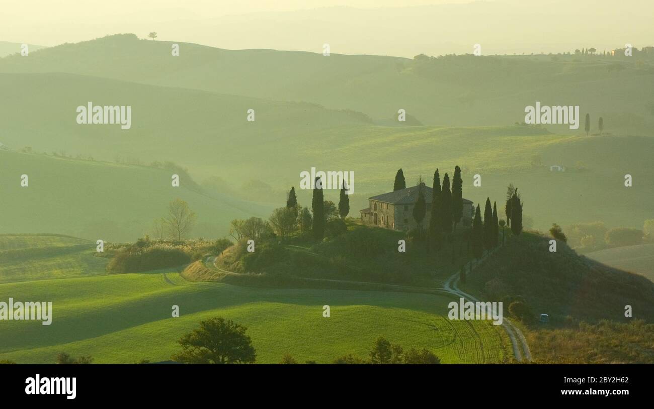 Tuscan castle country hi-res stock photography and images - Alamy