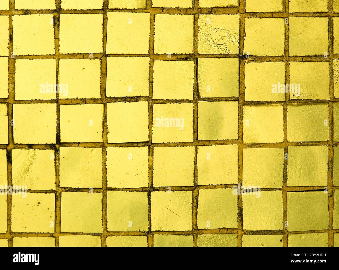 Gold roof tiles hi-res stock photography and images - Alamy