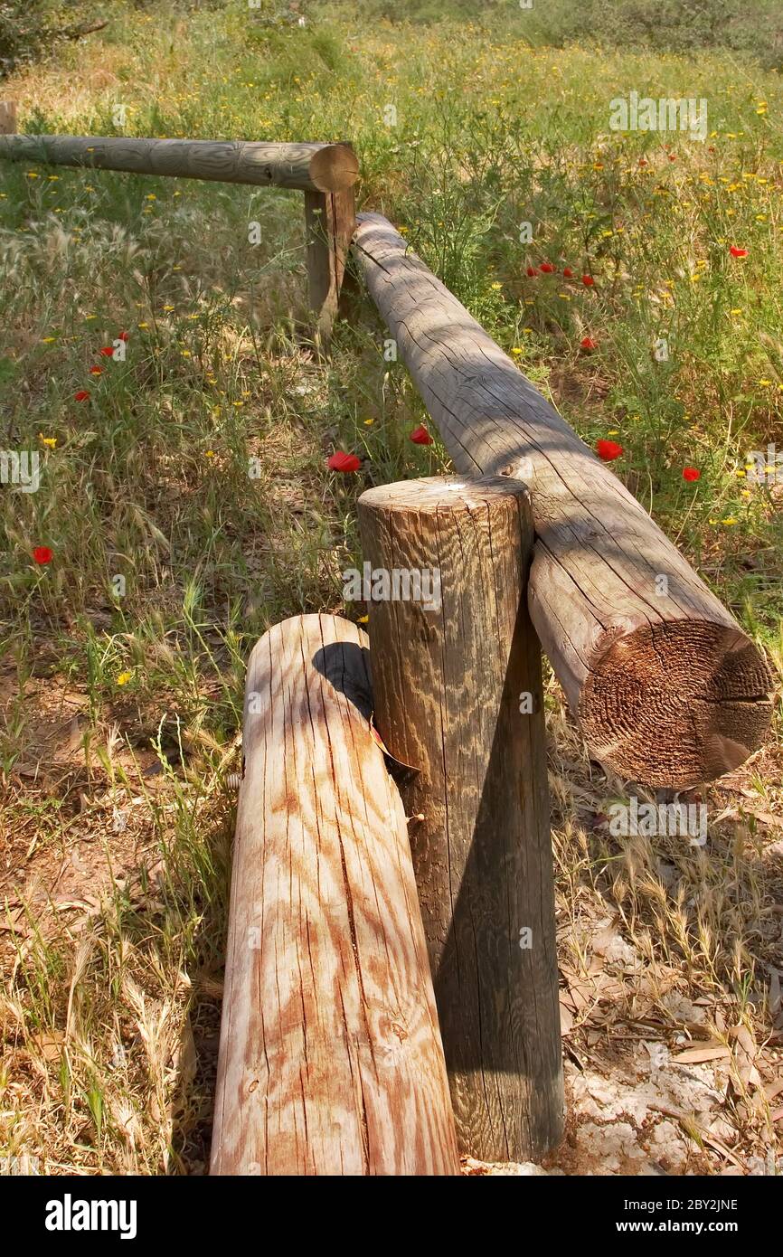 Log fencing hi-res stock photography and images - Alamy