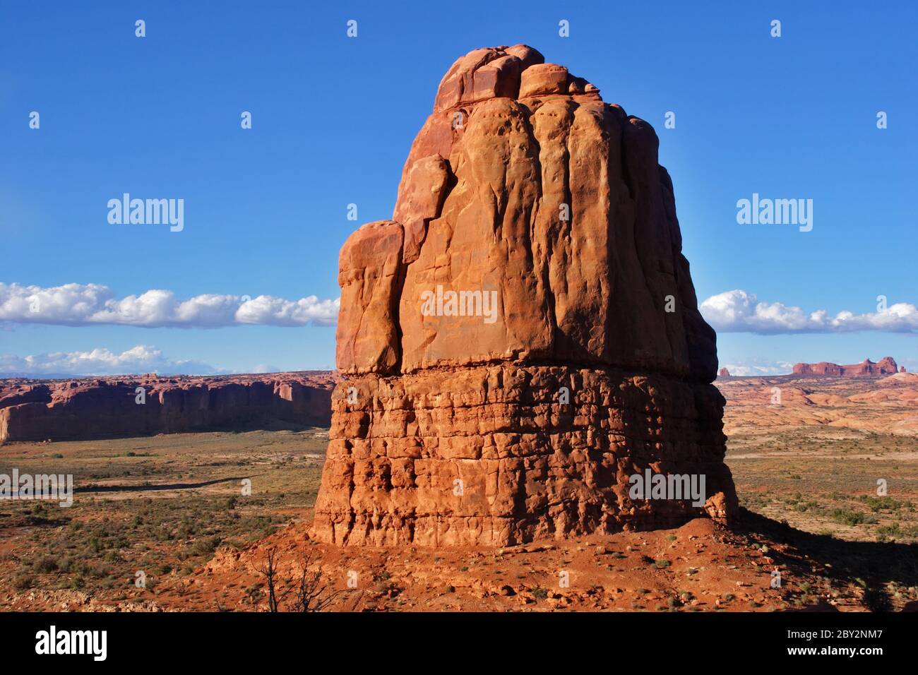 Huge red rocks from sandstone in park Arch Stock Photo - Alamy