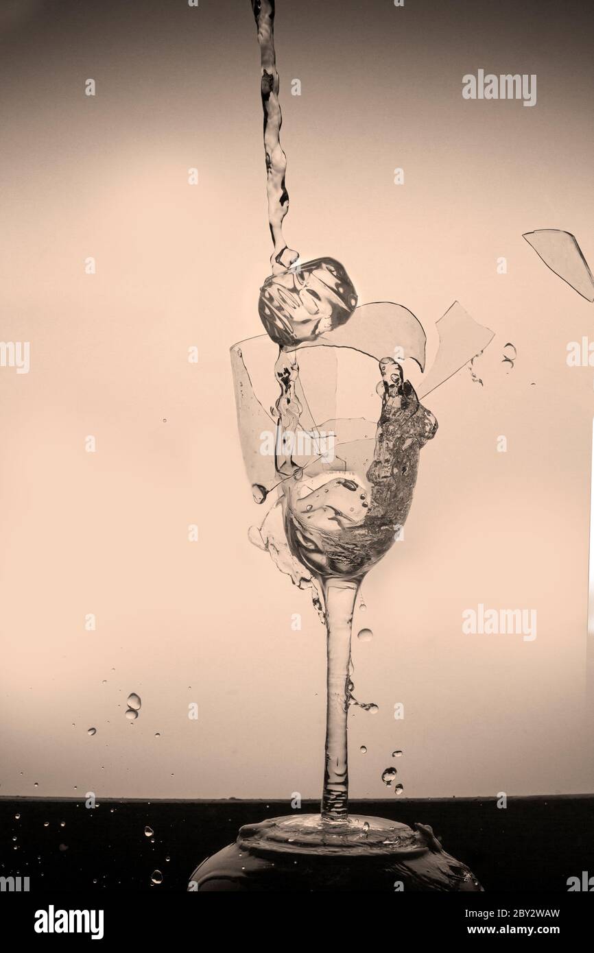 Splash broken glass hi-res stock photography and images - Alamy