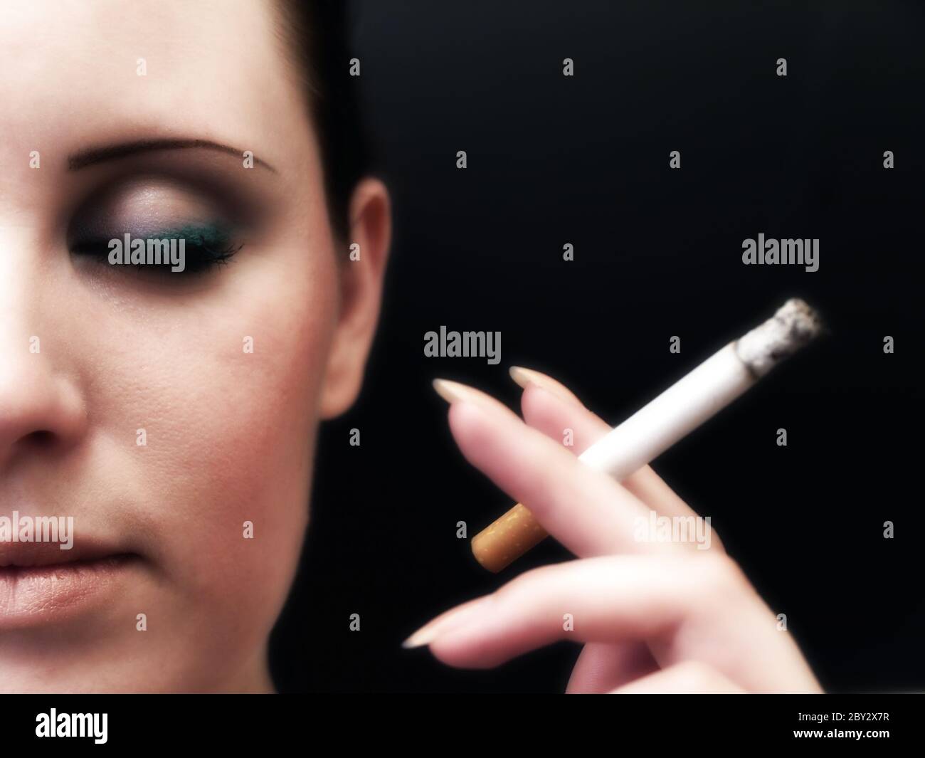women with cigarette Stock Photo - Alamy