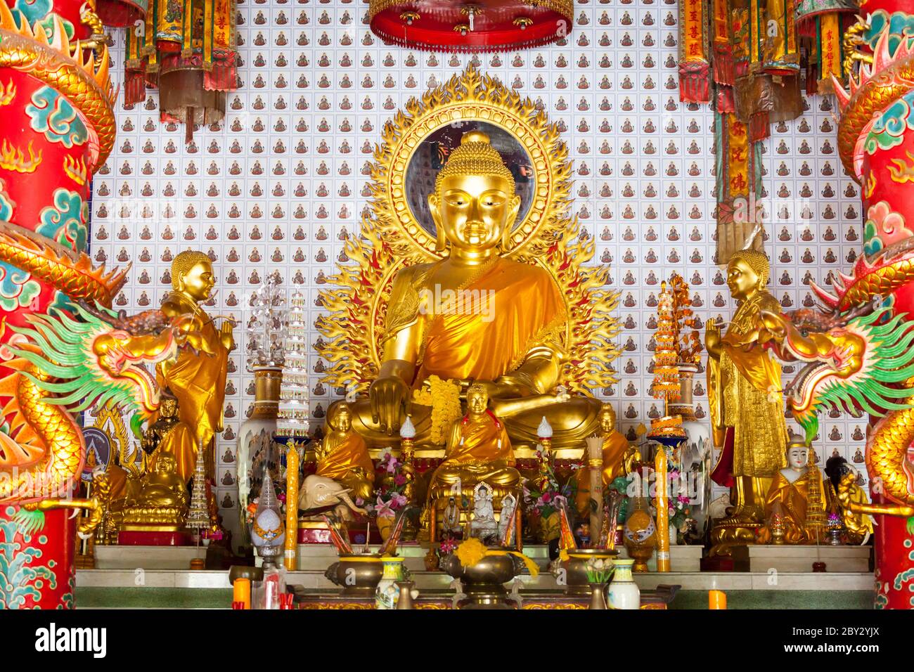 Beautiful chinese temple wallpaper hi-res stock photography and images ...