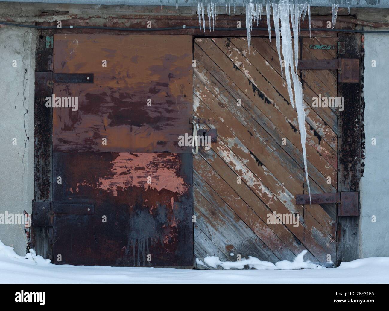 Hinging hi-res stock photography and images - Alamy