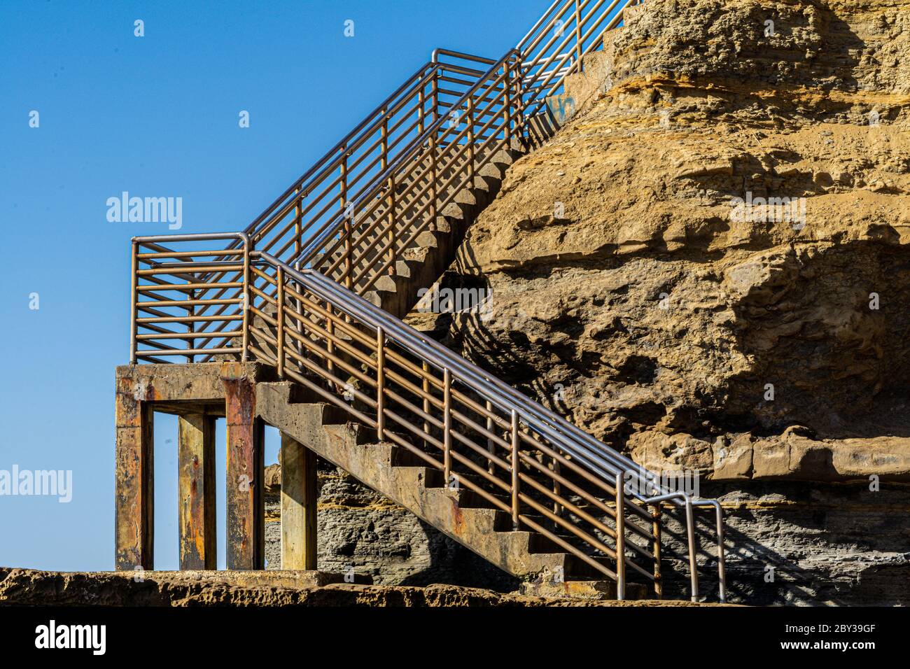 100 stairs hi-res stock photography and images - Alamy