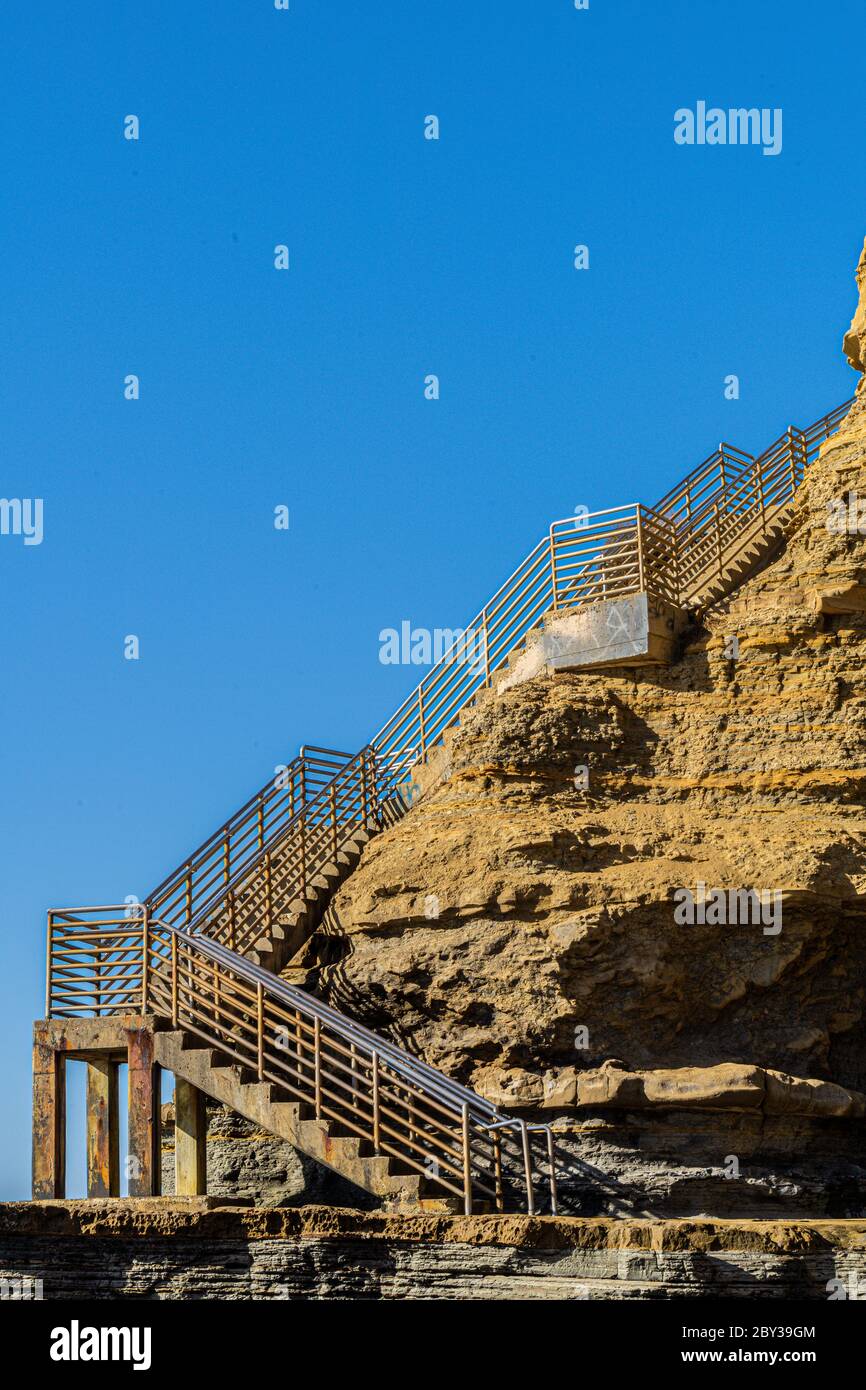 100 stairs hi-res stock photography and images - Alamy