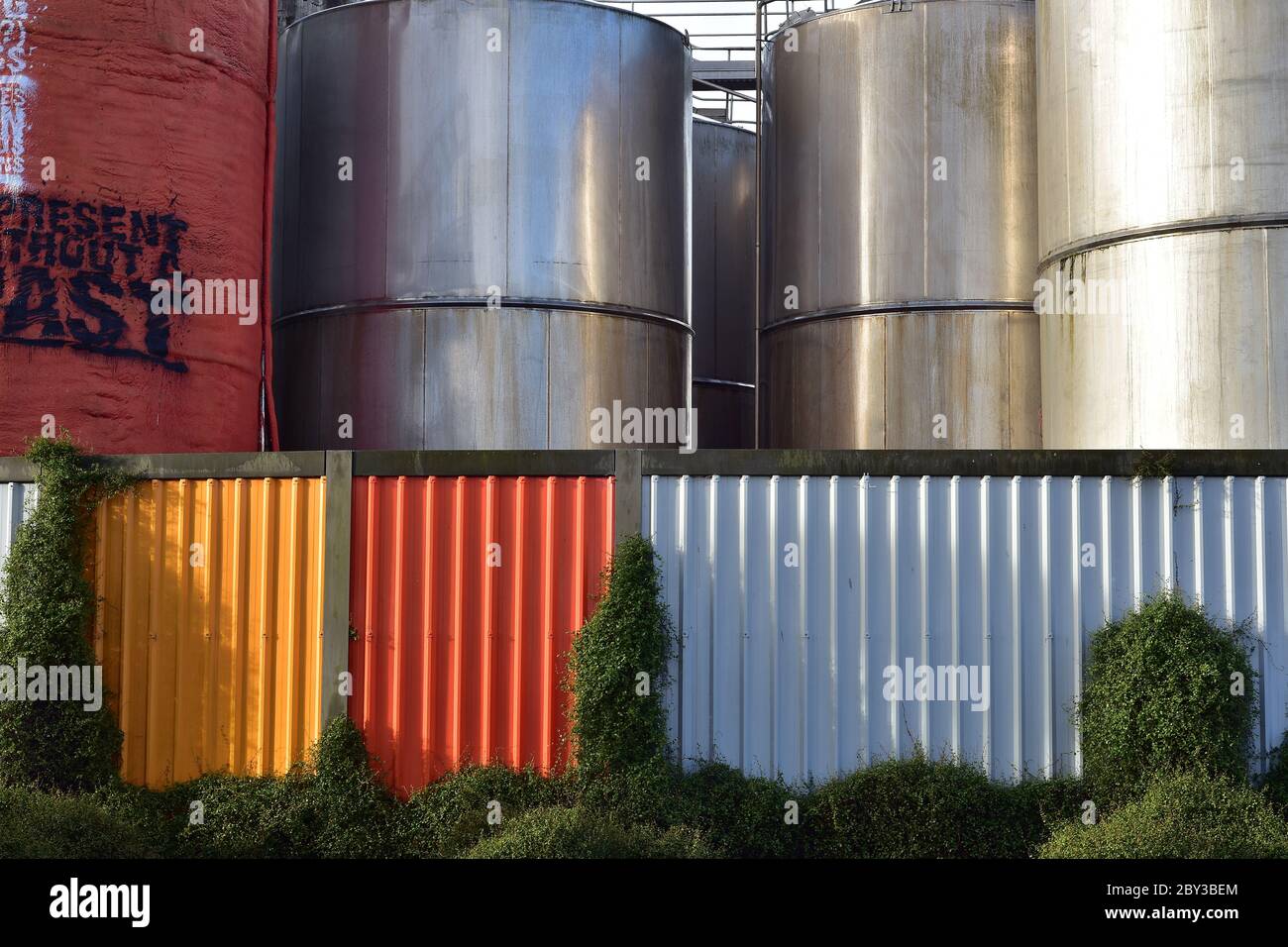 Steel silo hi-res stock photography and images - Alamy