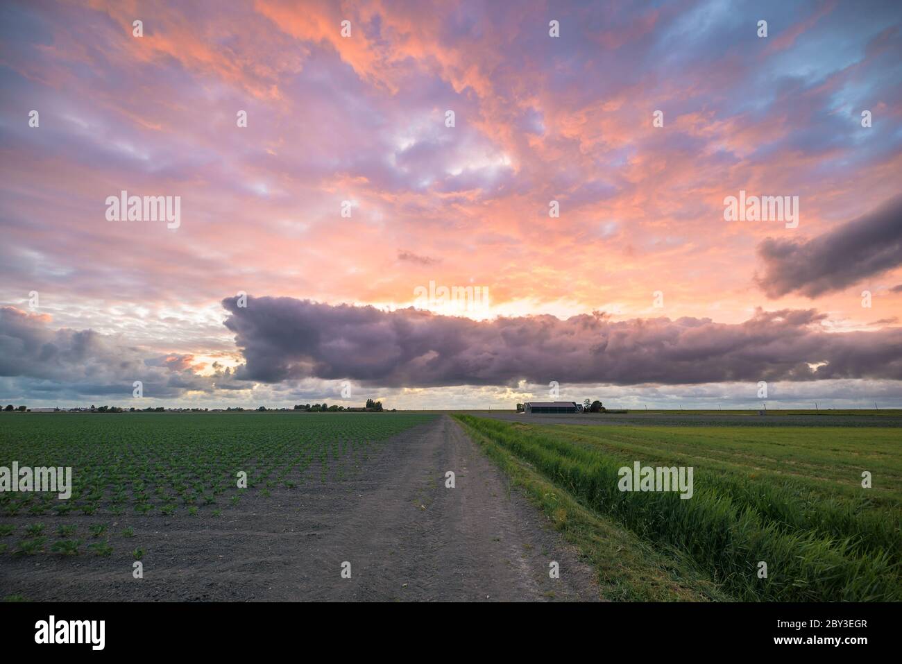 Colorful country sunset hi-res stock photography and images - Alamy