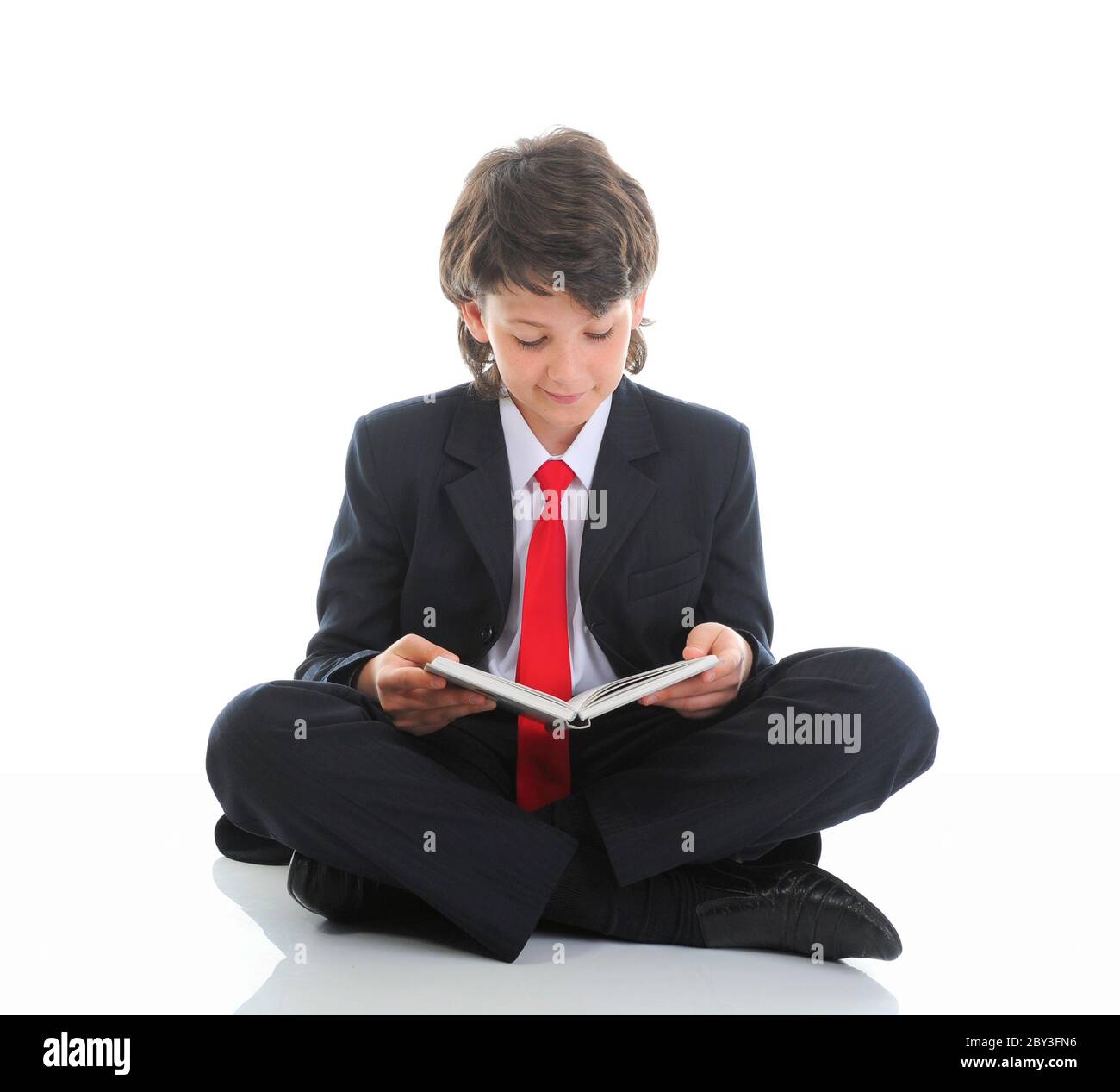 little boy reading a book Stock Photo - Alamy