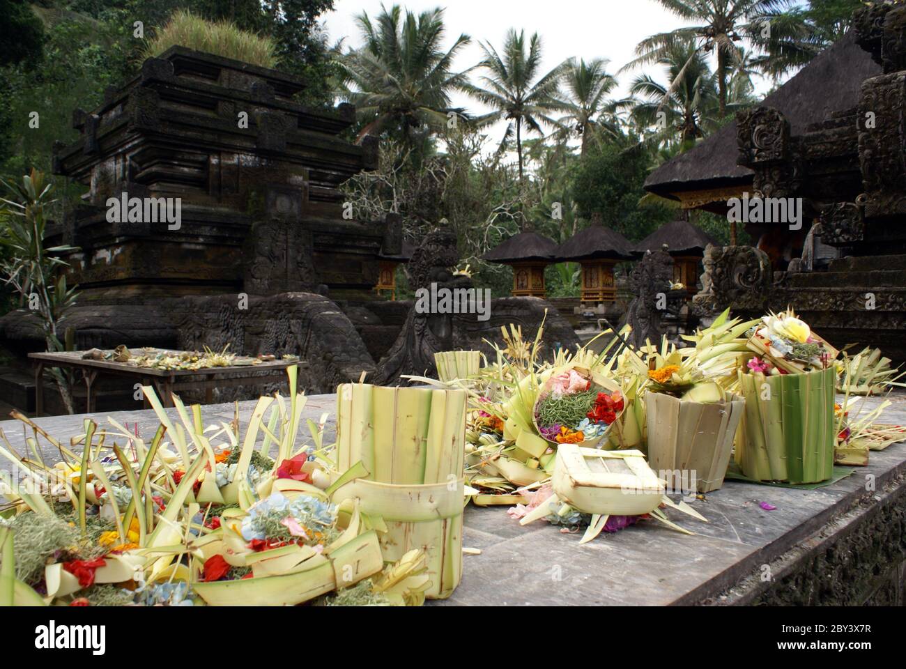 Ubud shrine hi-res stock photography and images - Alamy