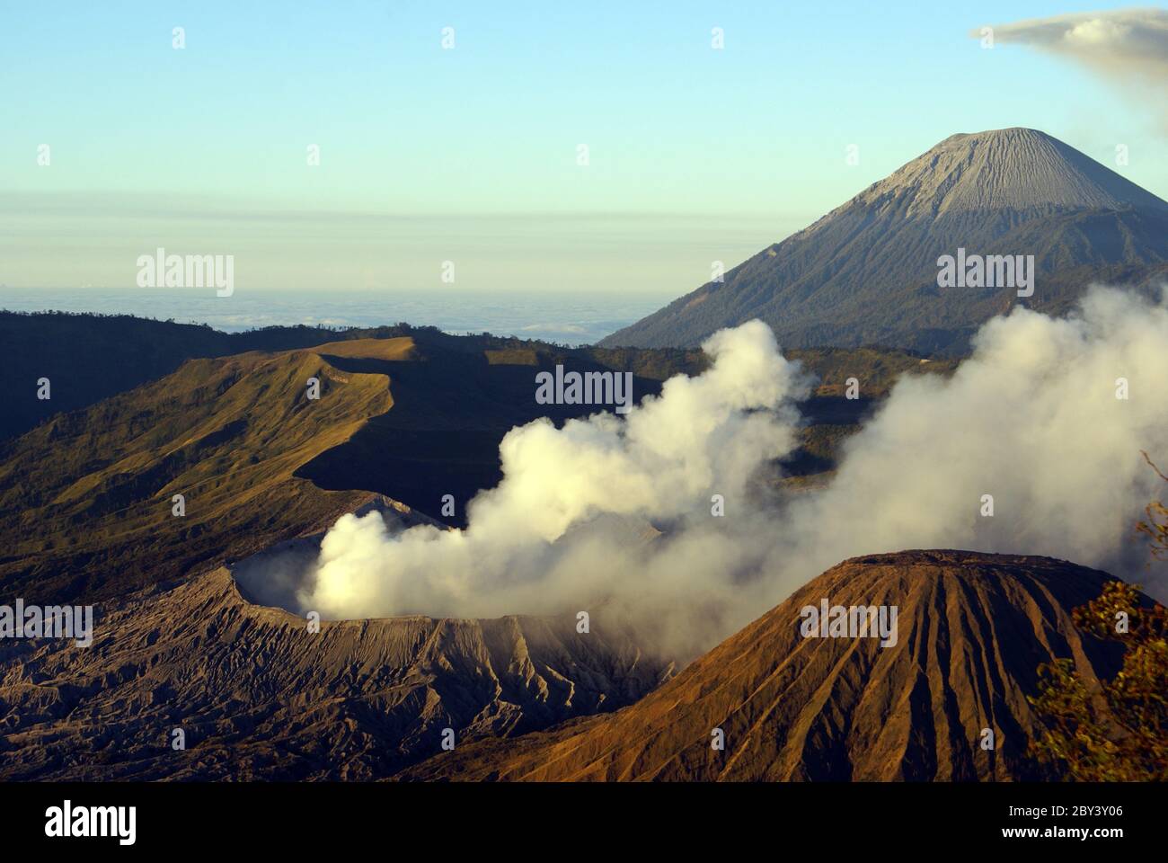 Sumeru mountain hi-res stock photography and images - Alamy