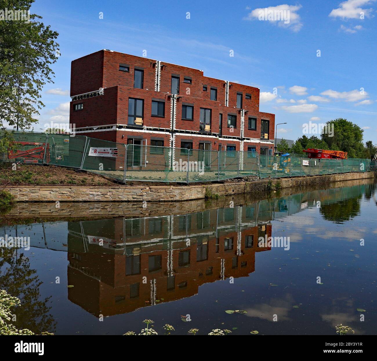Rebuilt canal wash wall hi-res stock photography and images - Alamy