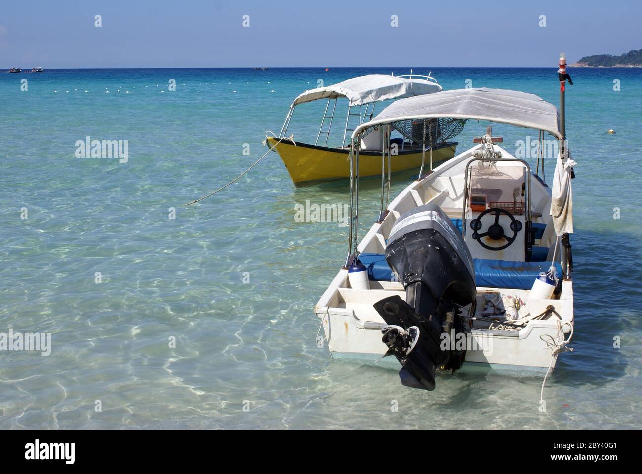 Tourist motor boats hi-res stock photography and images - Alamy