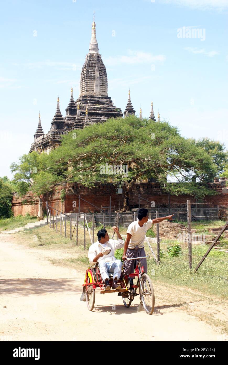 Riksha hi-res stock photography and images - Alamy