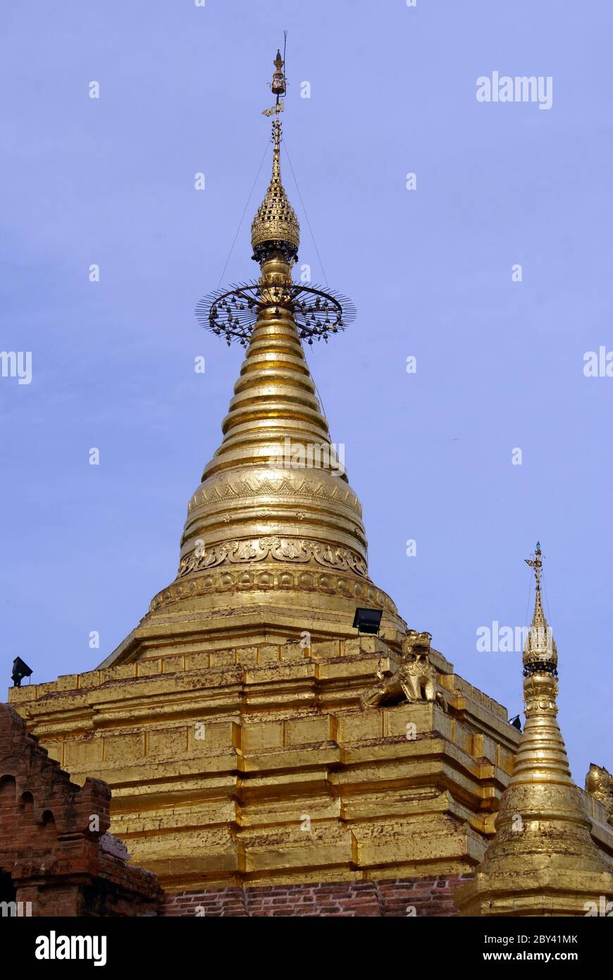 Golden spire hi-res stock photography and images - Alamy