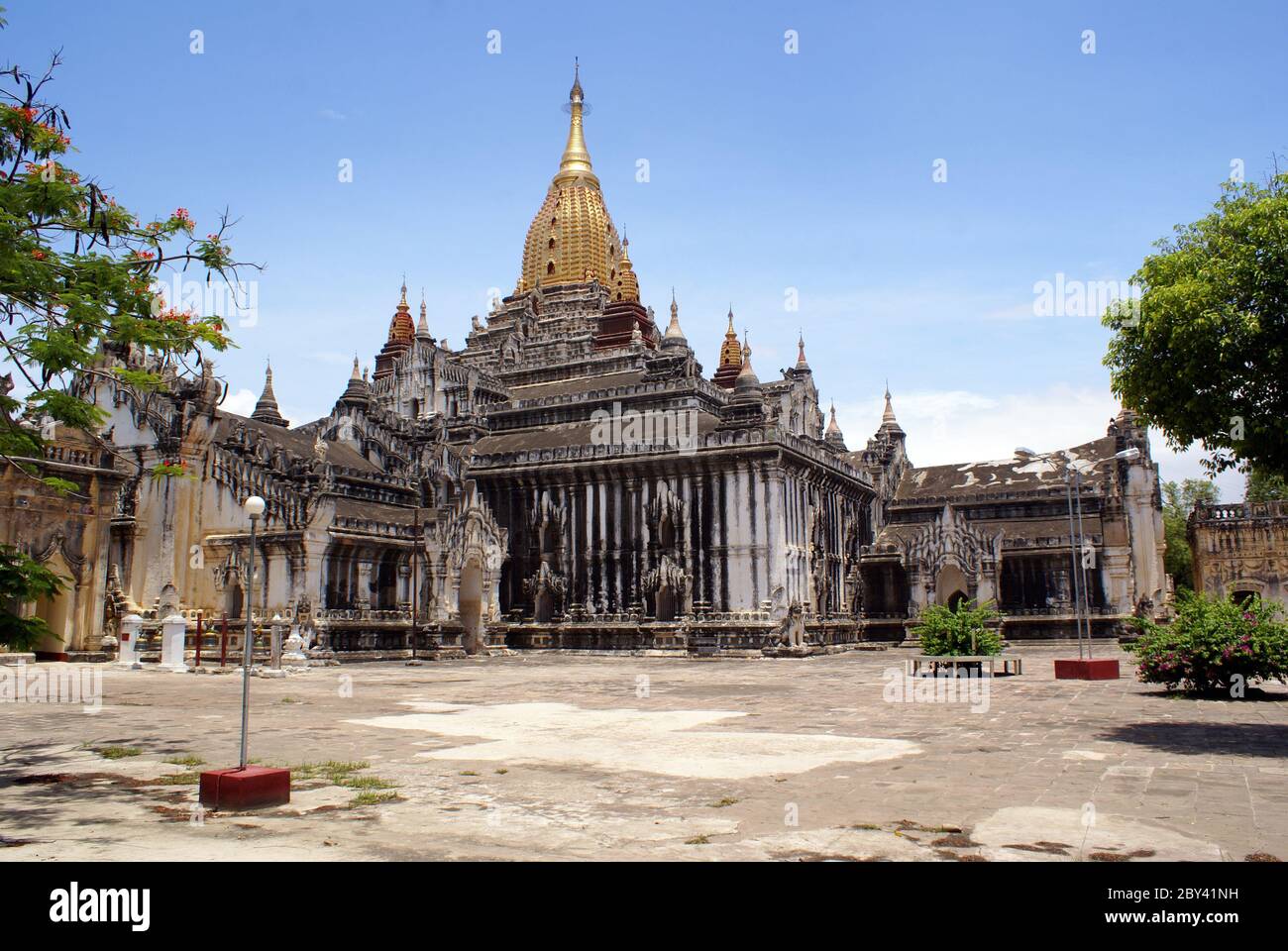 Sananda hi-res stock photography and images - Alamy