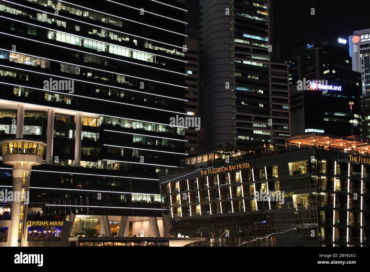 buildings in singapore Stock Photo - Alamy
