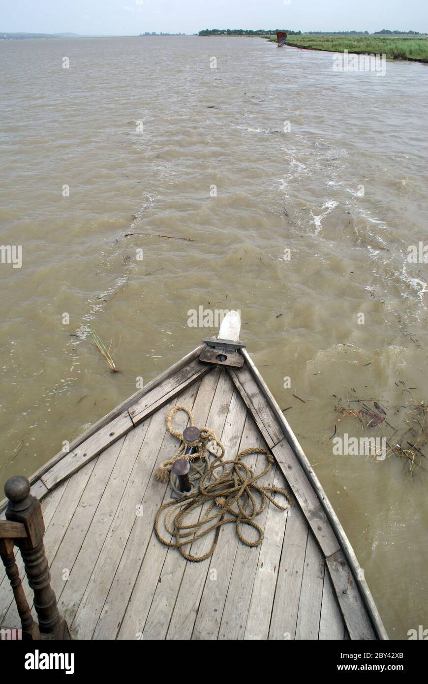 Ayeyarwady river traditional boat hi-res stock photography and images ...