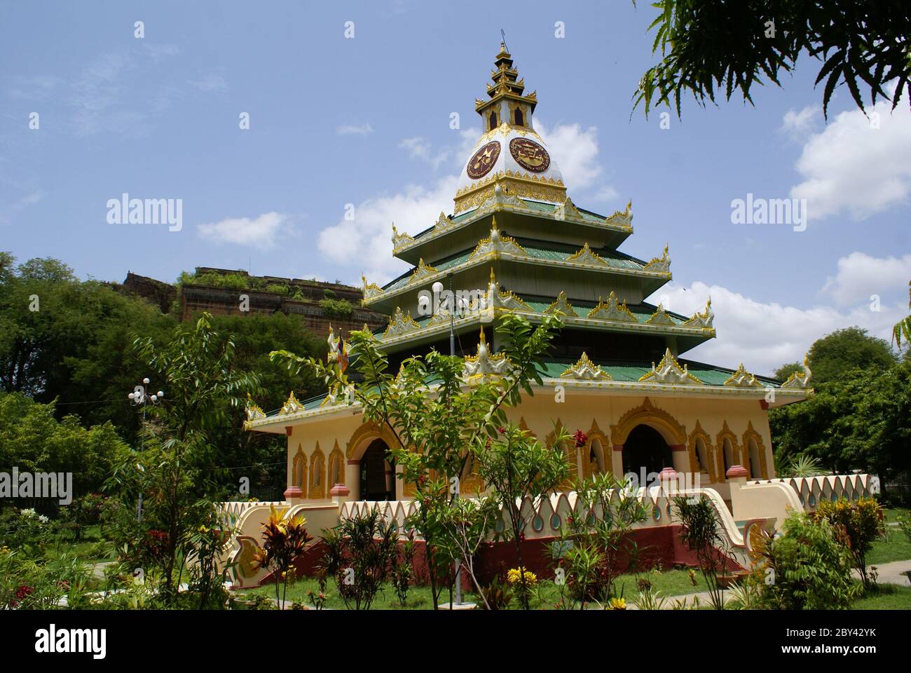 Pagoda tower with spire hi-res stock photography and images - Alamy