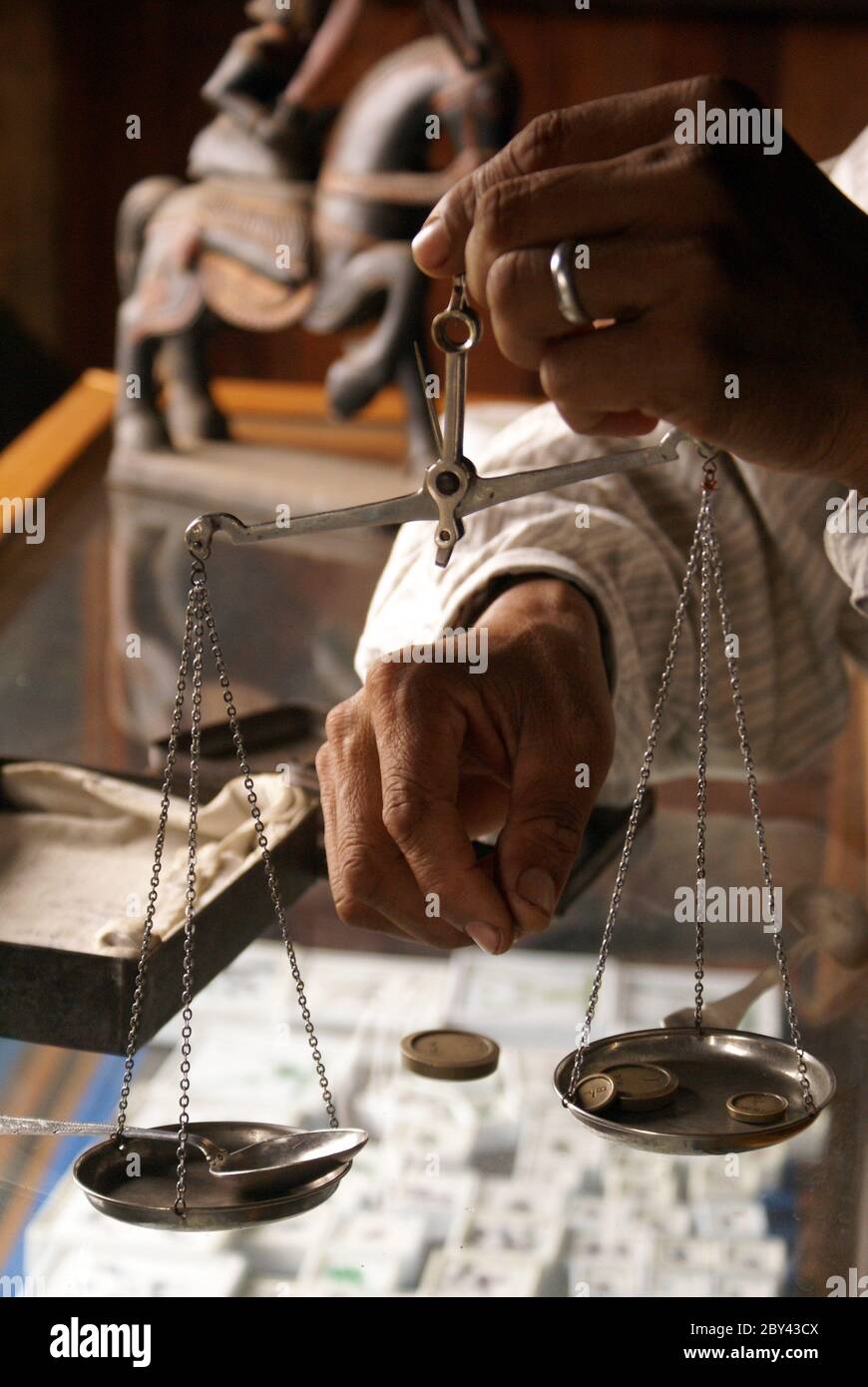 Medieval workbench hi-res stock photography and images - Alamy