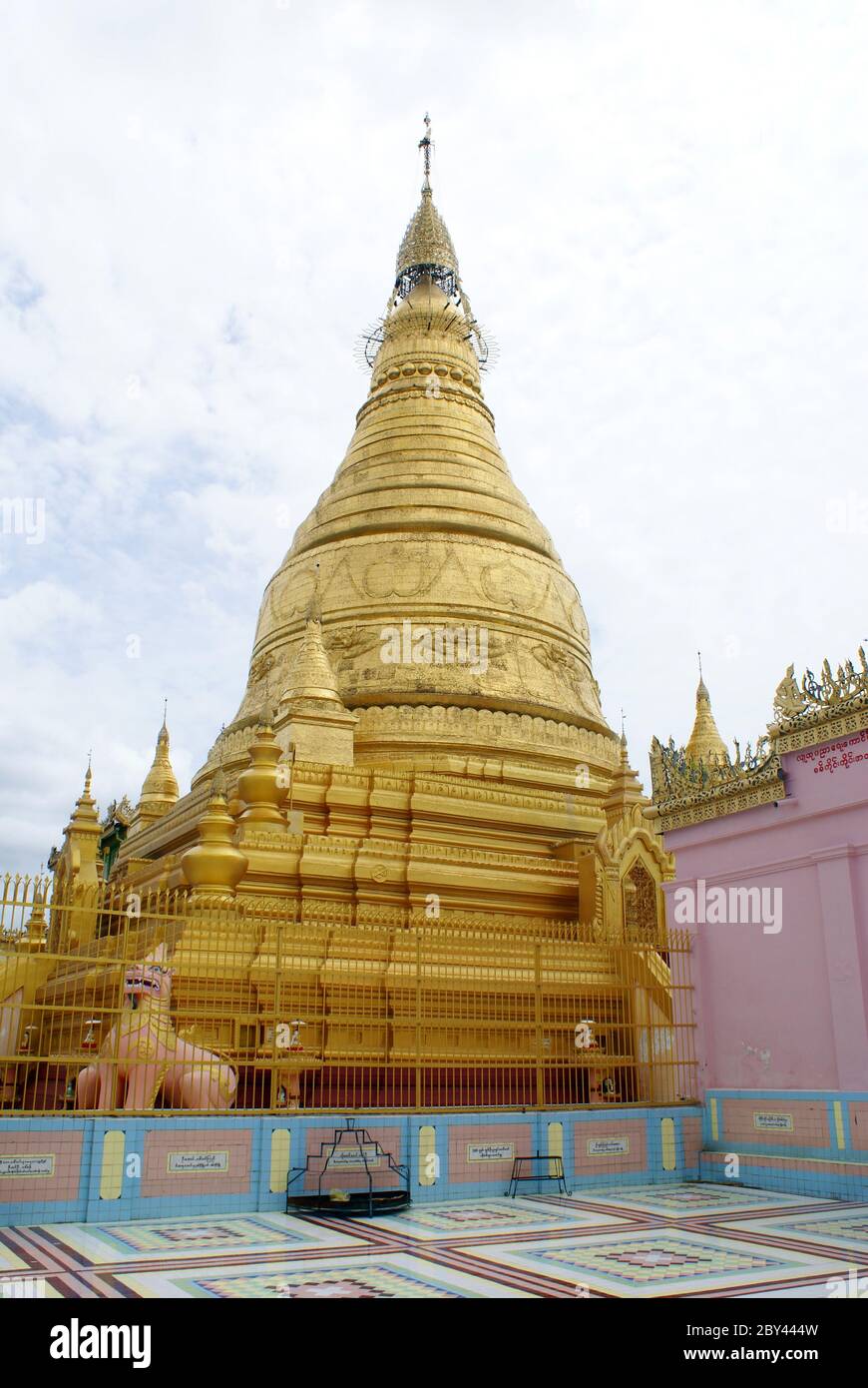 Stupa wall hi-res stock photography and images - Alamy