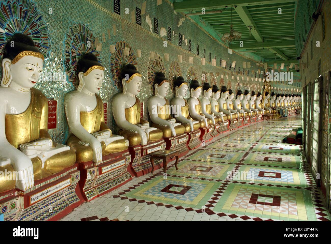 Corridor past hi-res stock photography and images - Alamy