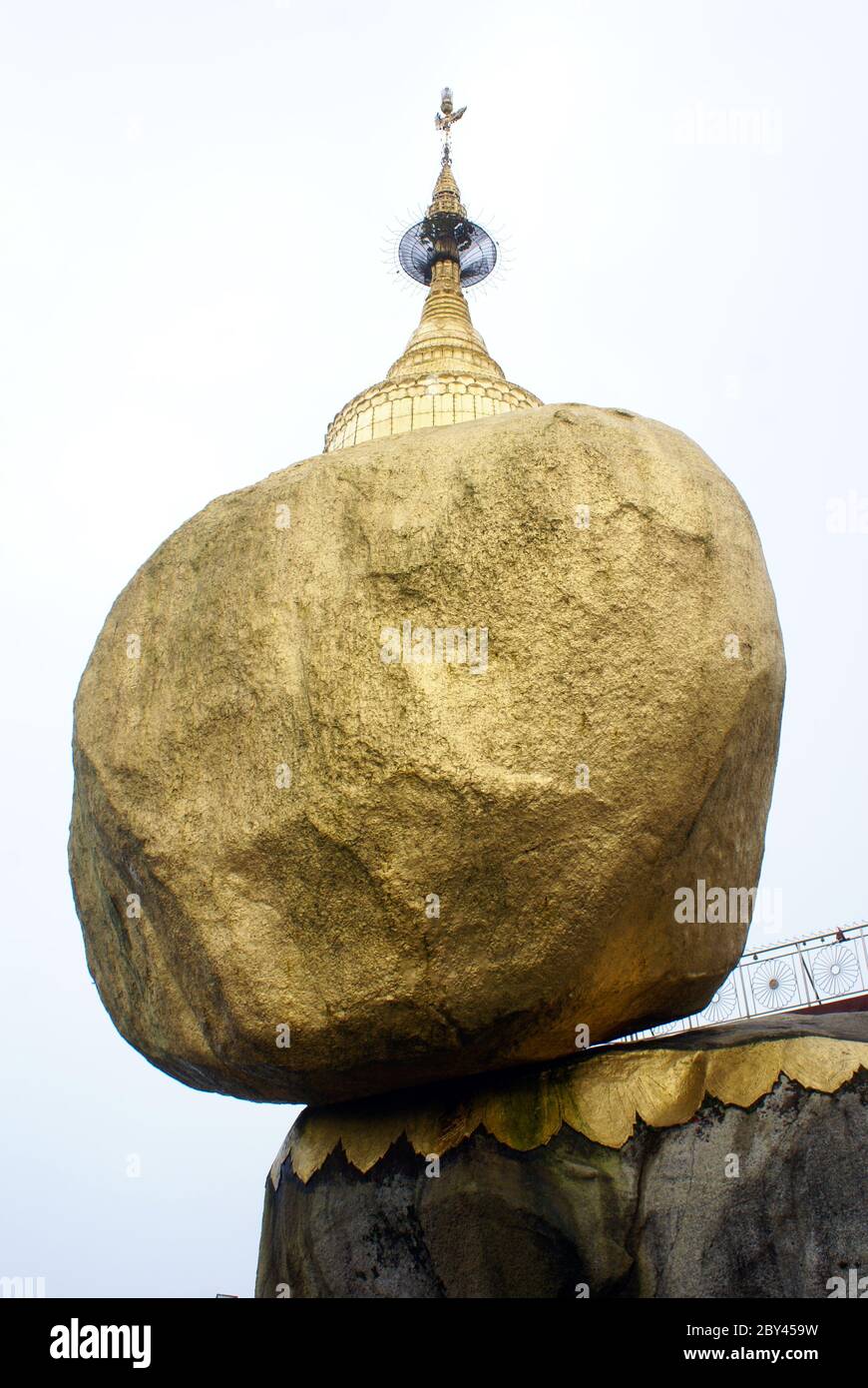 Cloud rock pagoda hi-res stock photography and images - Alamy