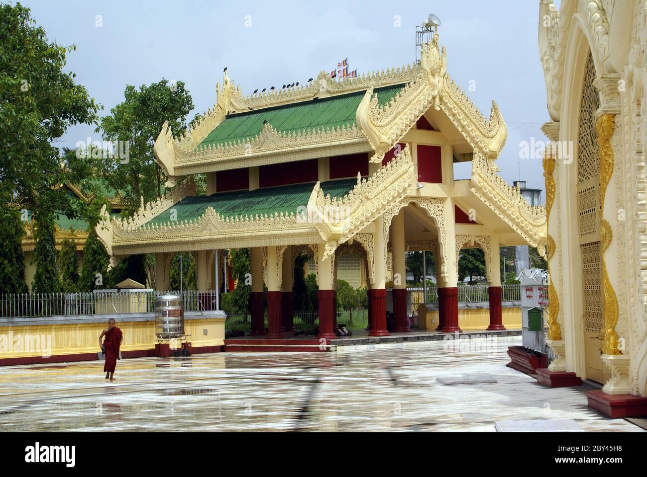 Monk and temple Stock Photo - Alamy