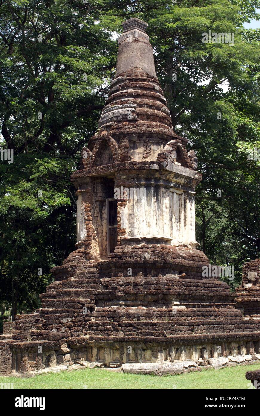 Ancient stupa chedi antique hi-res stock photography and images - Alamy