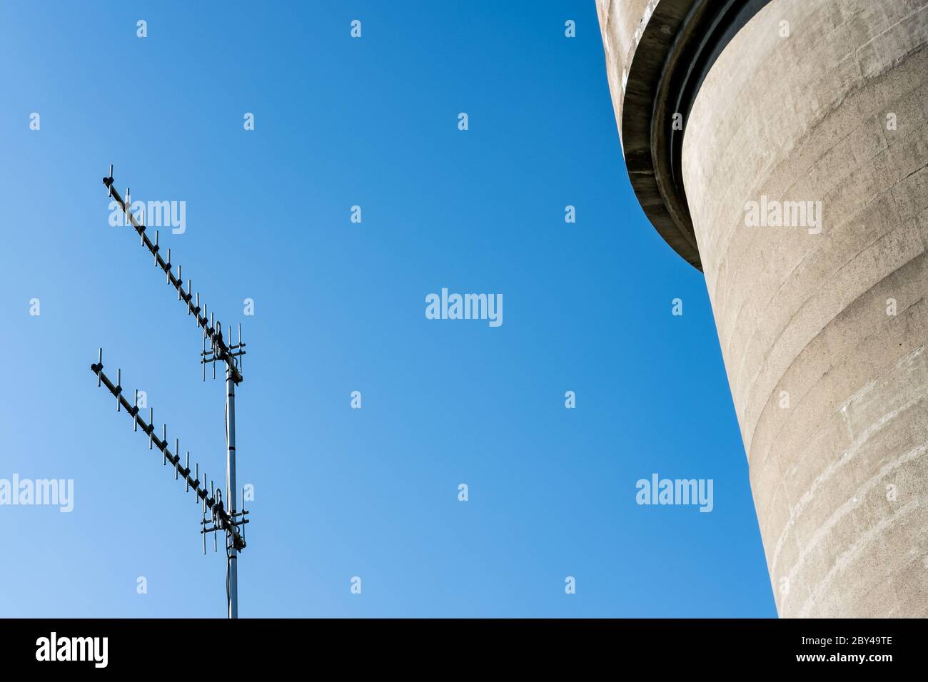 Telemetry antenna hi-res stock photography and images - Alamy