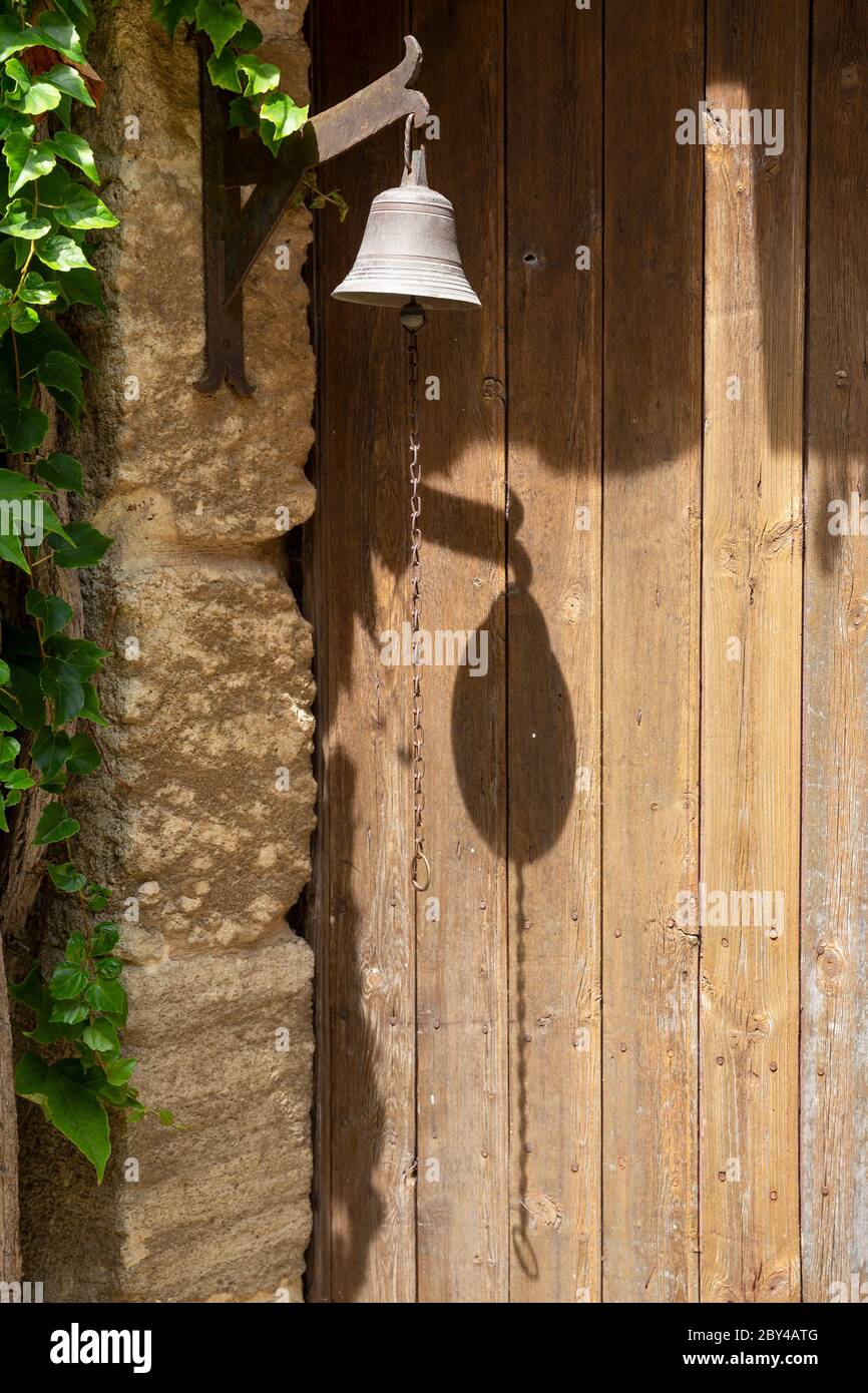 Vintage door bell hi-res stock photography and images - Alamy