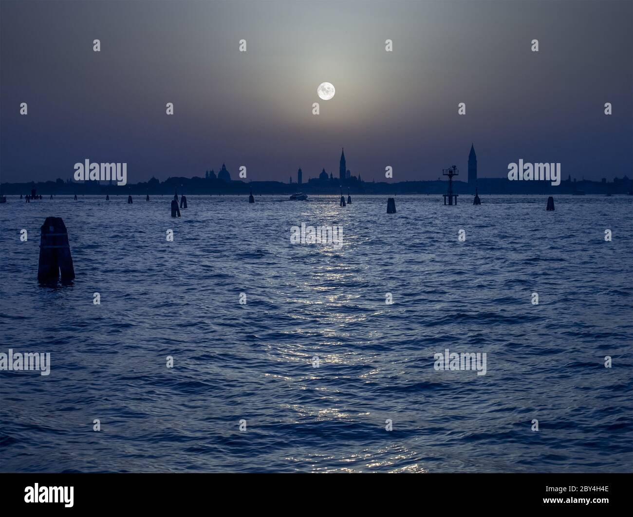 Pale moon town hi-res stock photography and images - Alamy