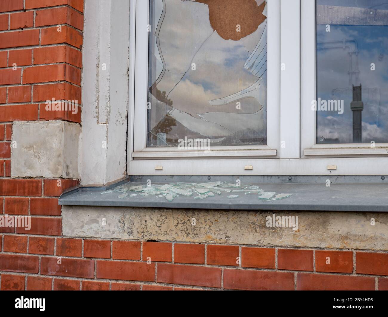 Broken door window pane hi-res stock photography and images - Alamy