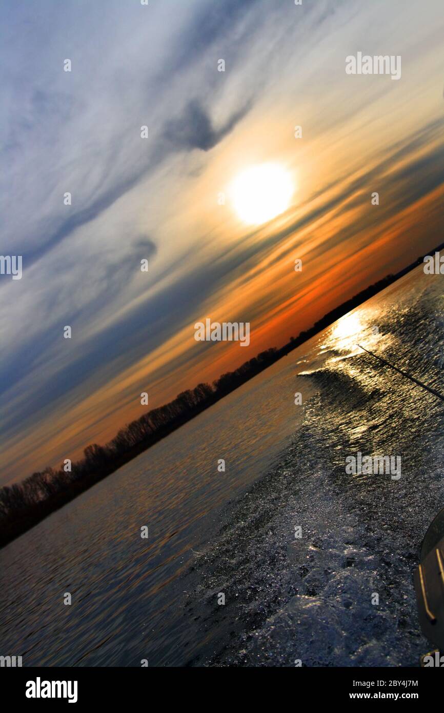 Sunrise water horizon from moving hi-res stock photography and images ...