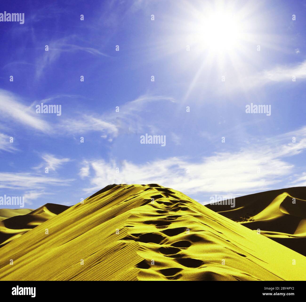 Harsh desert sun hi-res stock photography and images - Alamy
