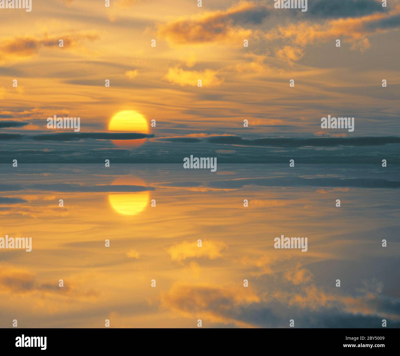 Sun fading scene hi-res stock photography and images - Alamy